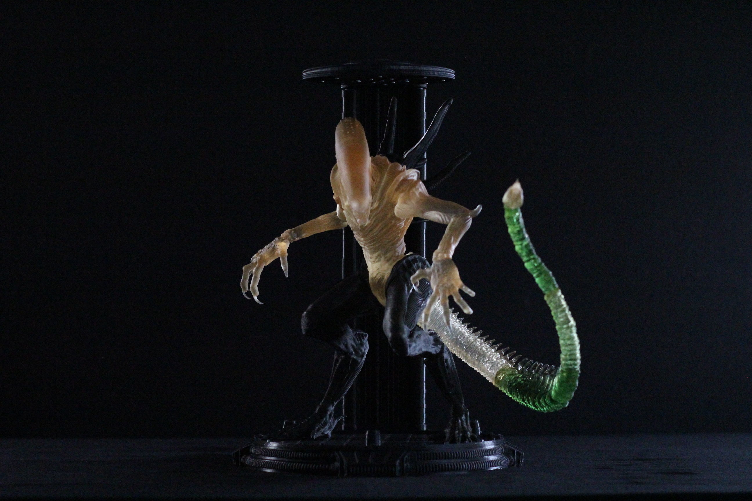 Alien Xenomorph 3D Print On Toxic Chamber Diorama 3D model 3D printable ...