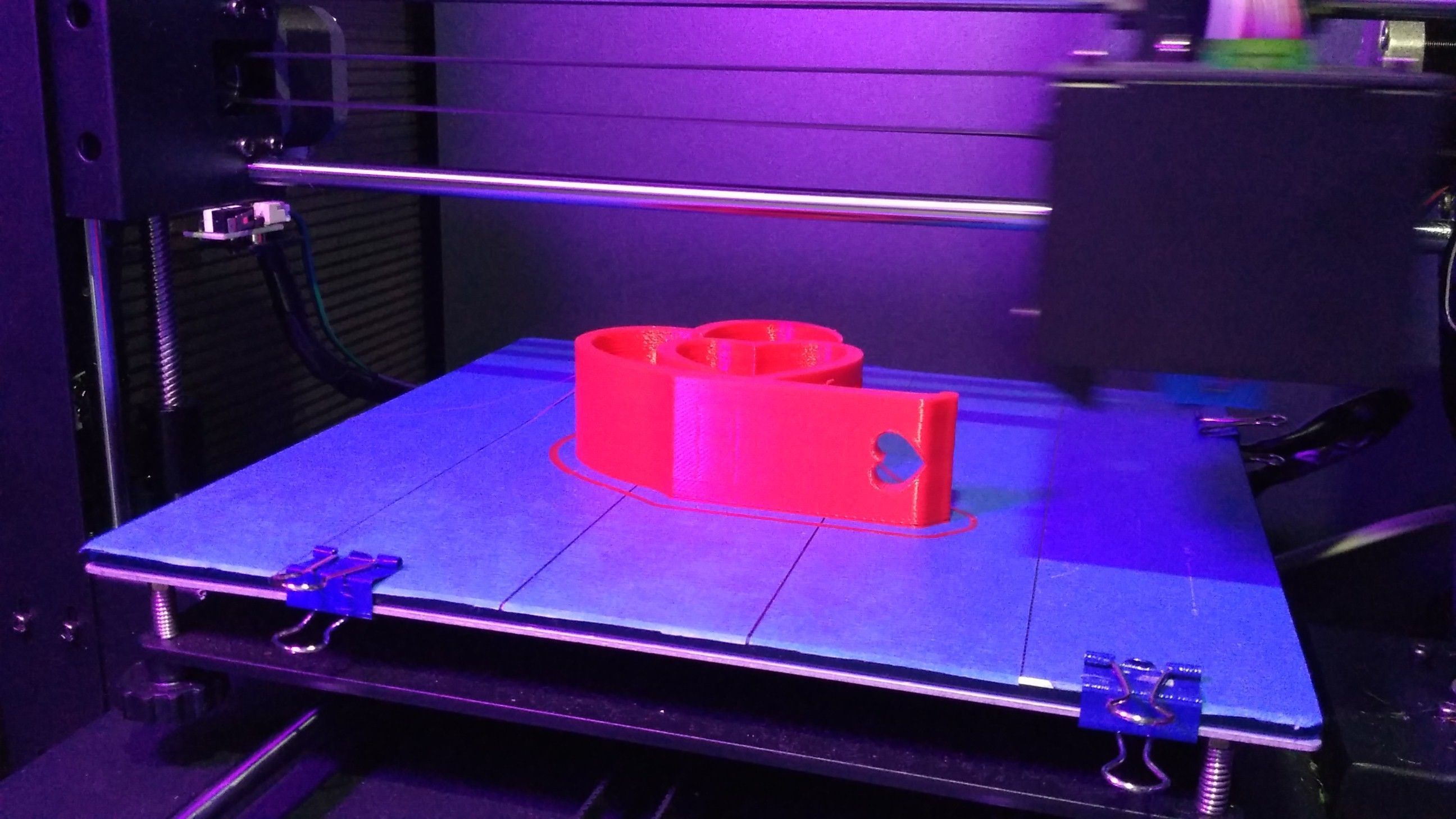 Heart phone holder for 3D Printing 3D model 3D printable | CGTrader