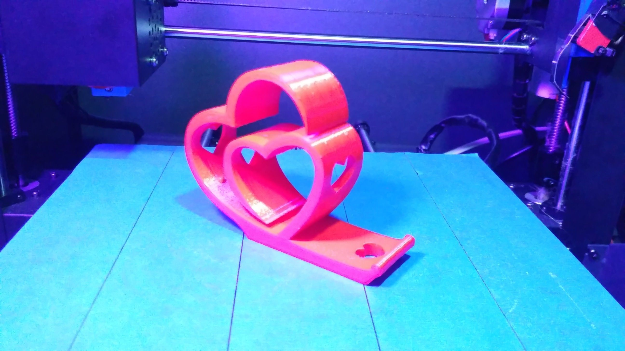 Heart phone holder for 3D Printing 3D model 3D printable | CGTrader