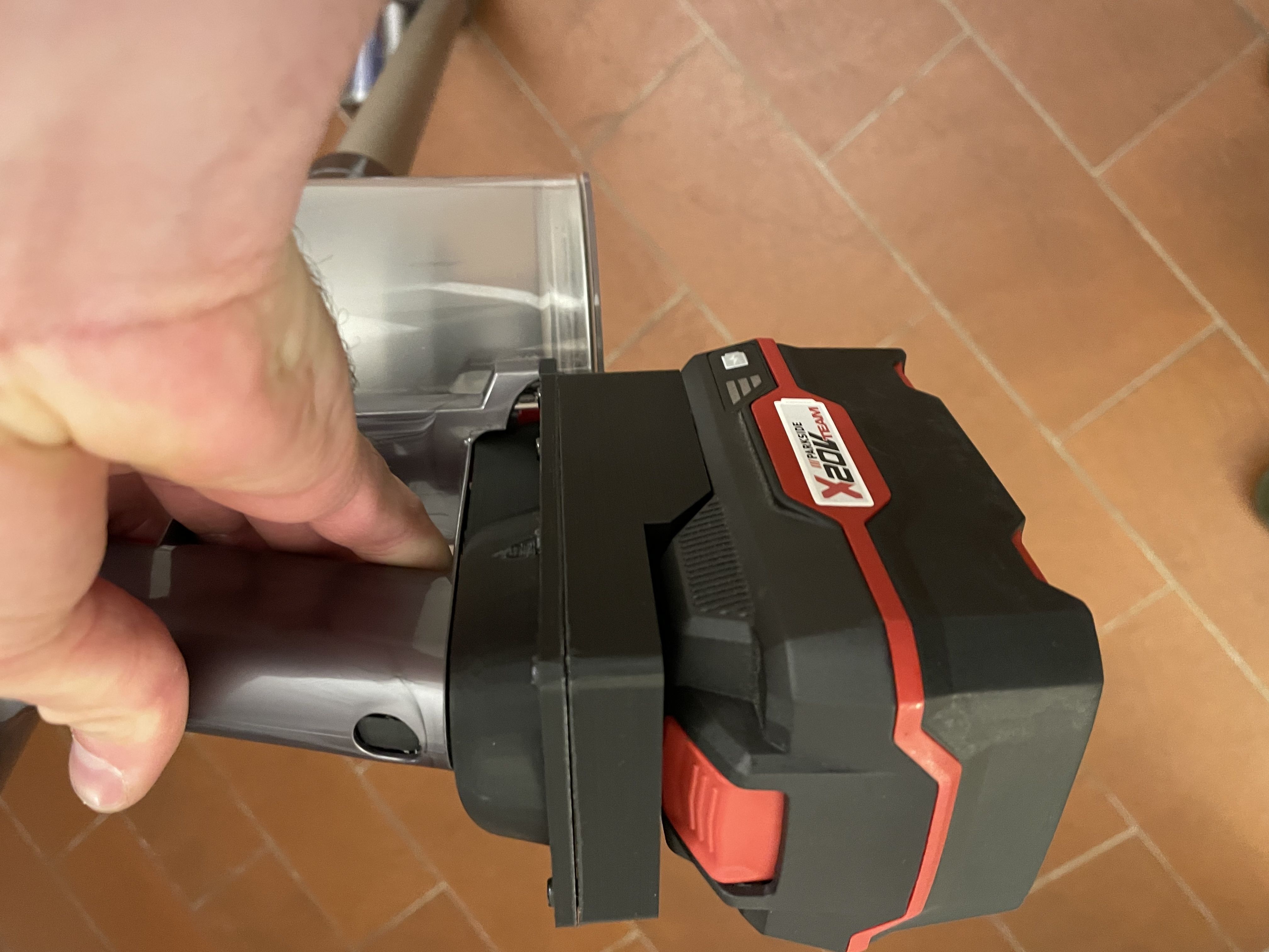 Adattatore batteria Parkside Dyson v8 3D model | CGTrader