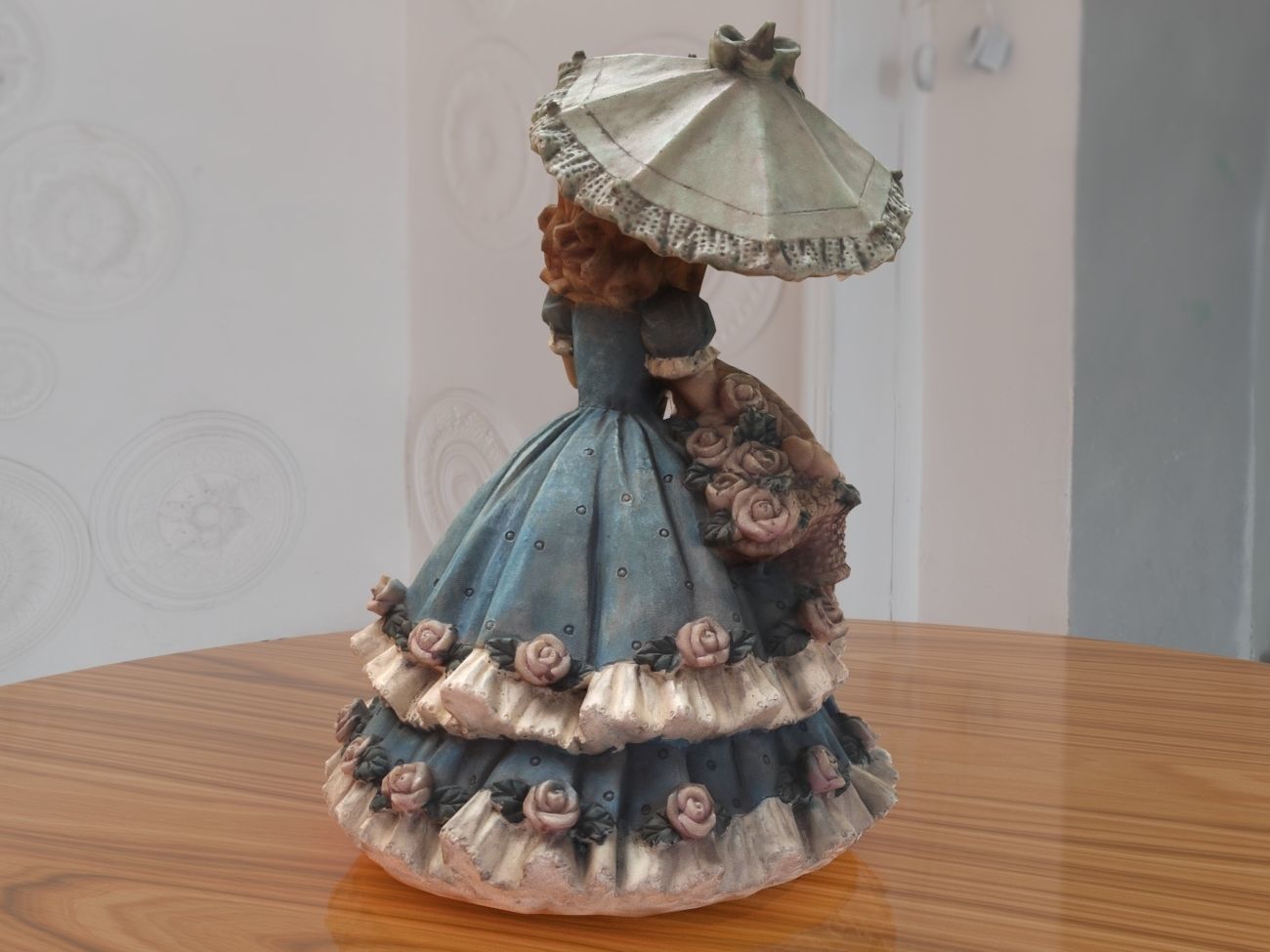 3D model Girl Umbrella Statue low-poly PBR Ornament figurine VR-AR VR ...