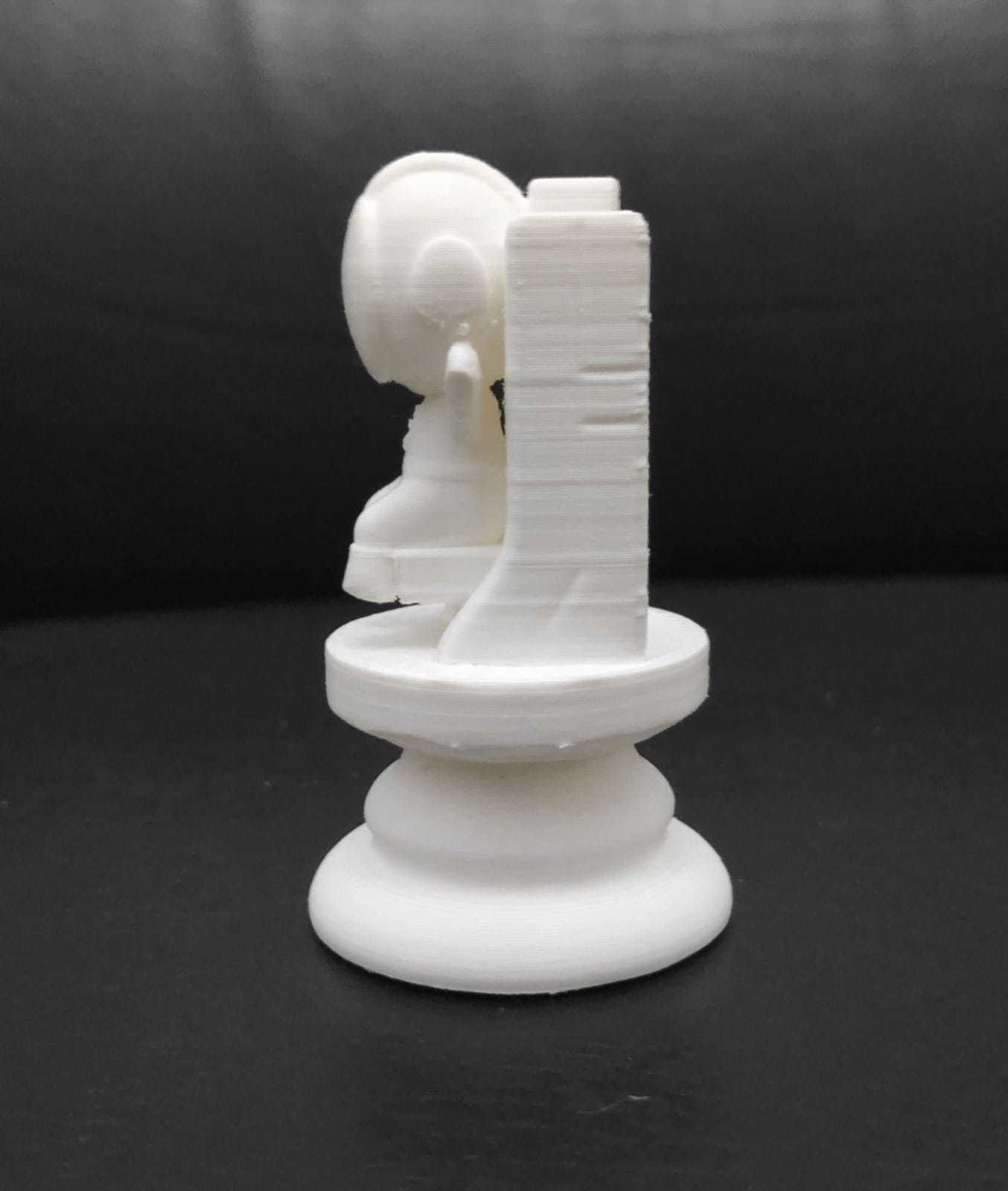 Space Chess - Sitting Astronaut - King 3D model 3D printable | CGTrader