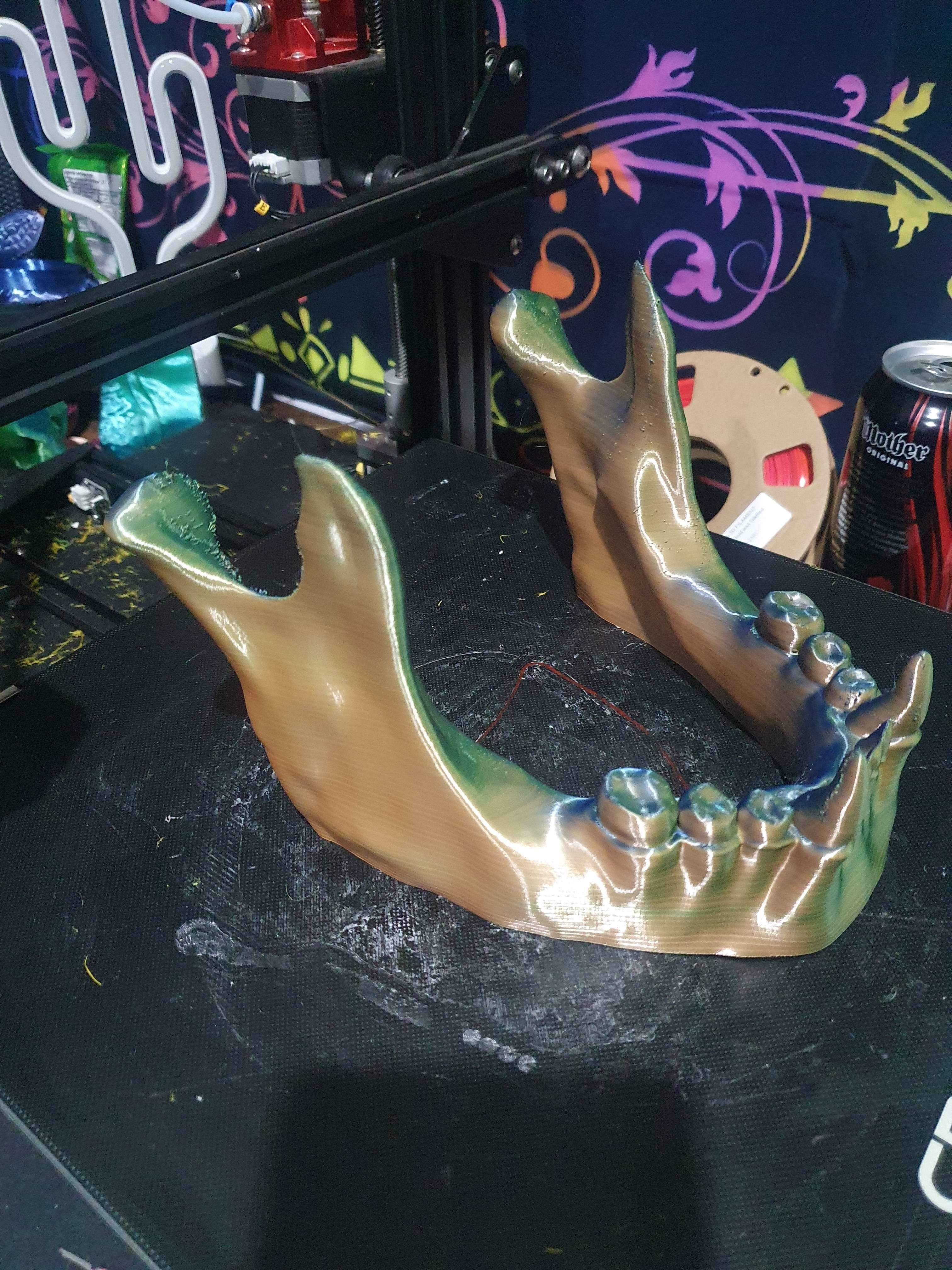 Warewolf Jaw Phone Tablet Controller Stand 3D model 3D printable | CGTrader