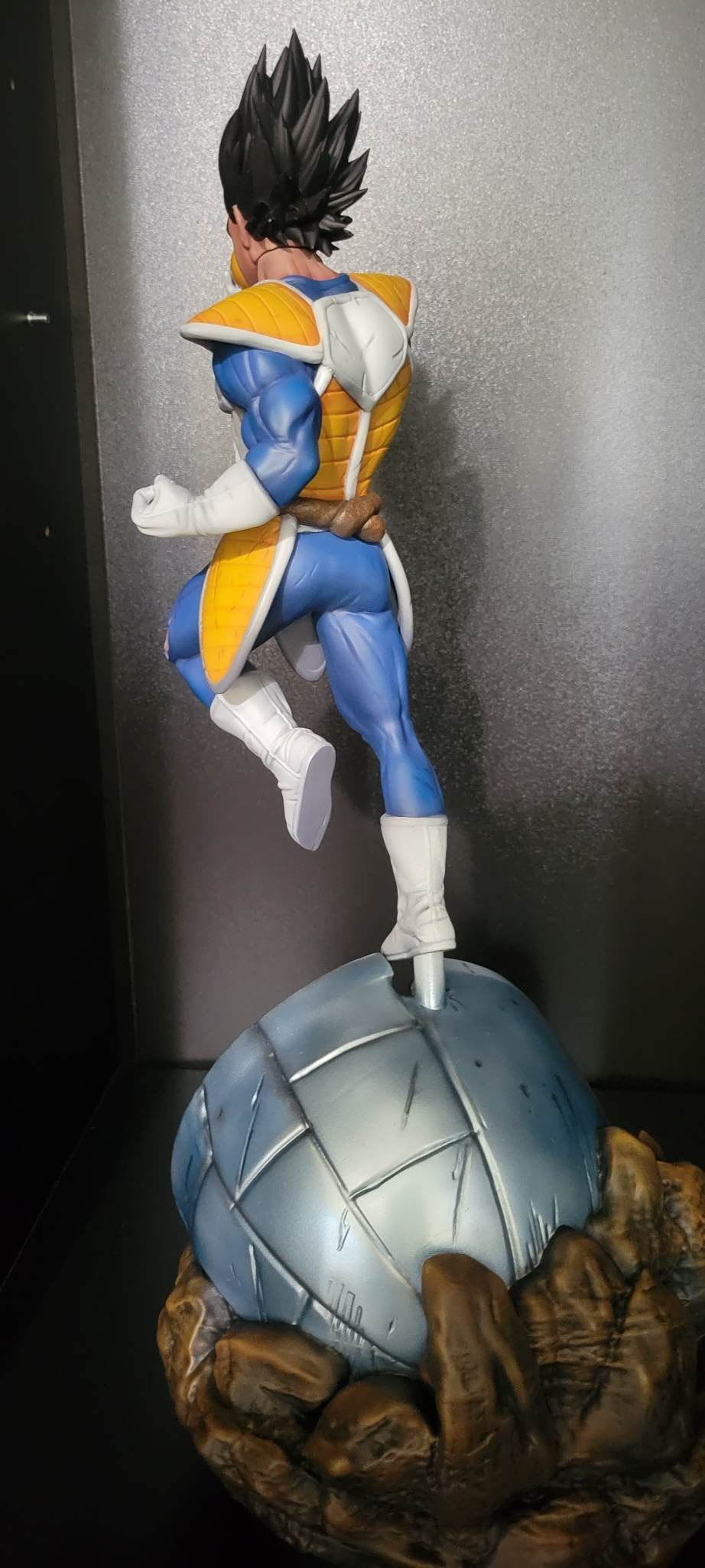 VEGETA REAL ON CAPSULE 3D model 3D printable | CGTrader
