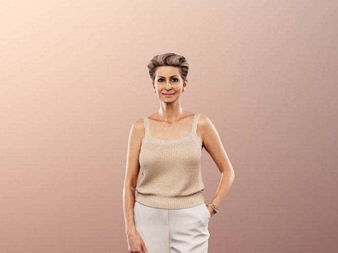 3D model Karin 13595 - Standing Casual Older Woman VR / AR / low-poly | CGTrader