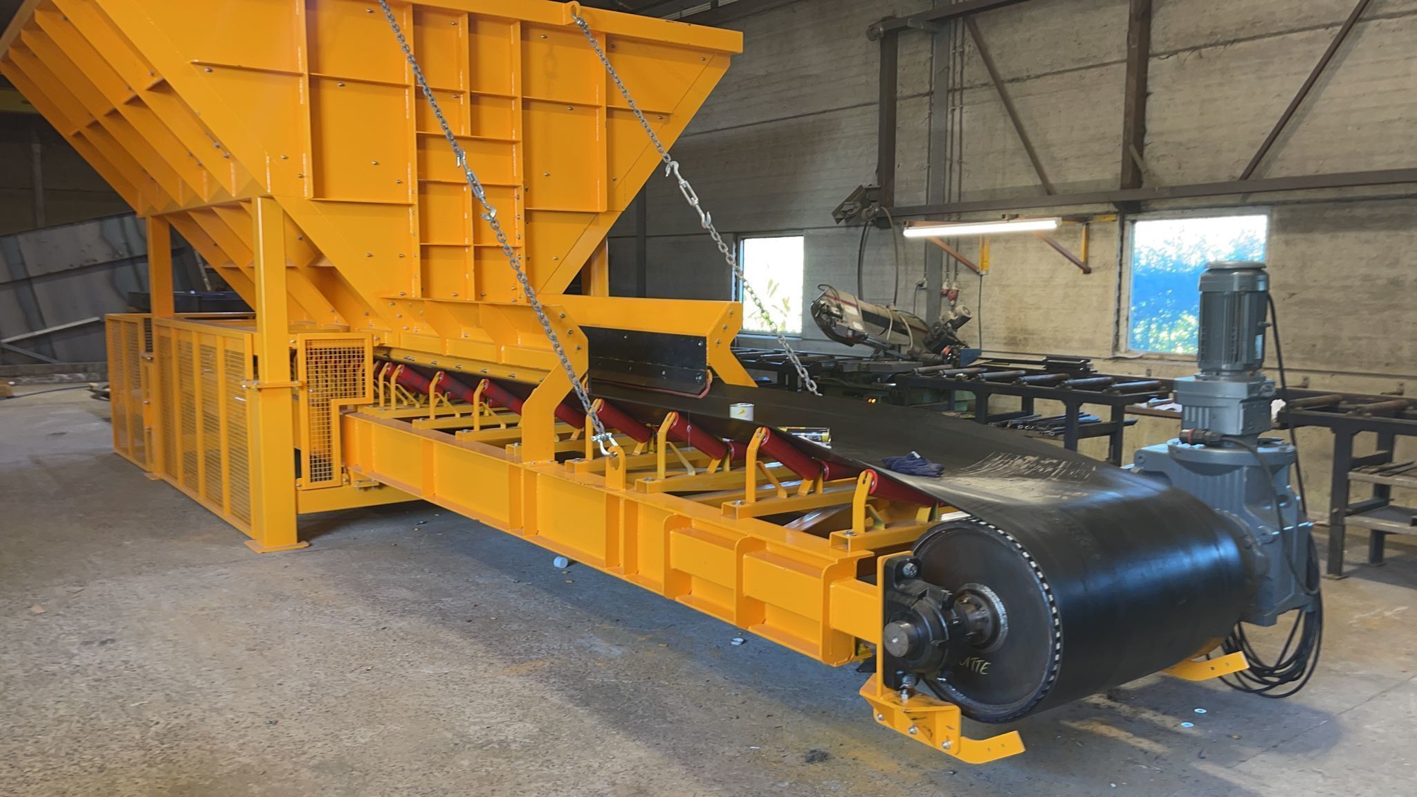 Hopper feeder for aggregates 3D model | CGTrader