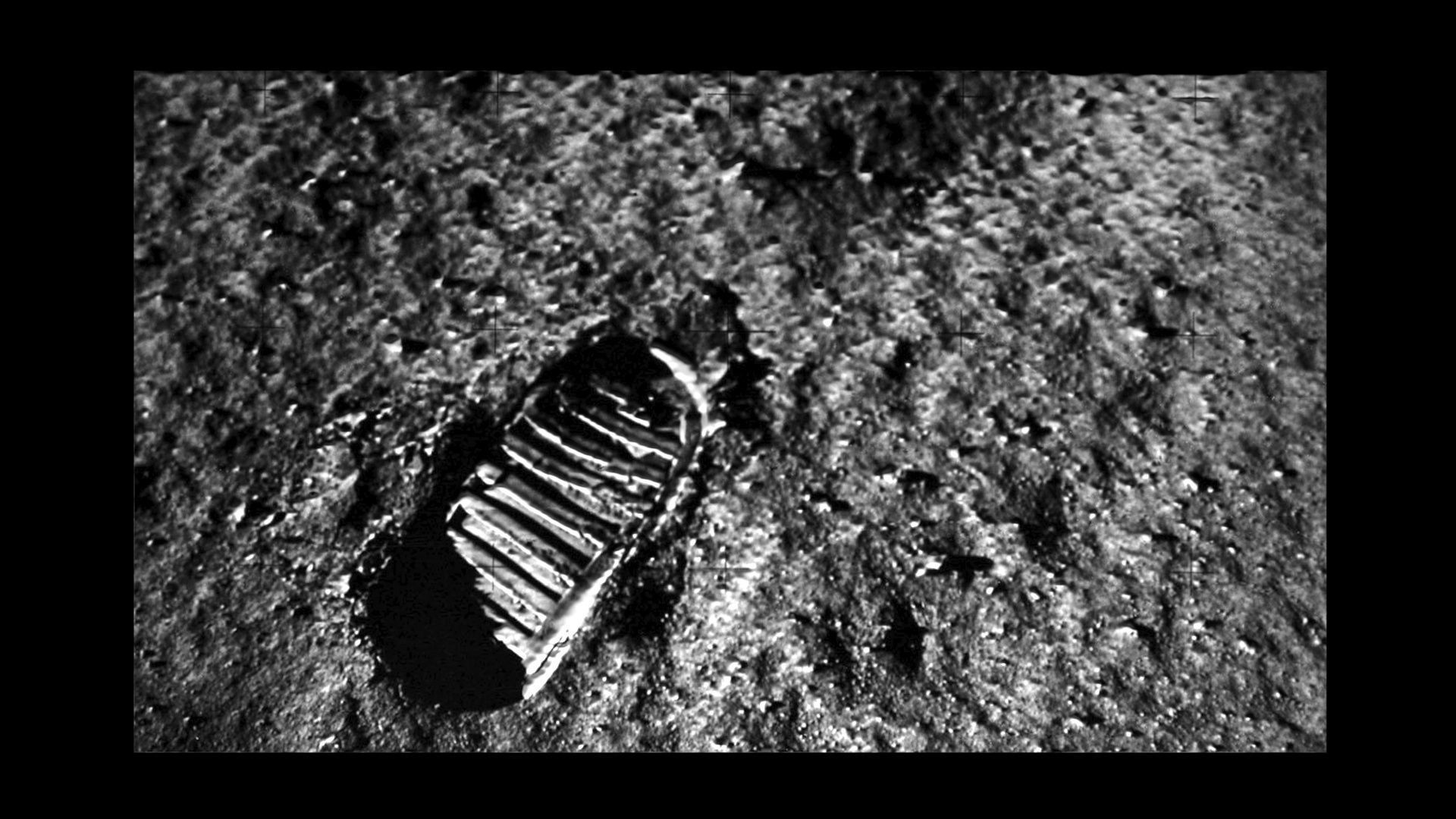 Astronauts First Footprint On The Moon 3D model | CGTrader