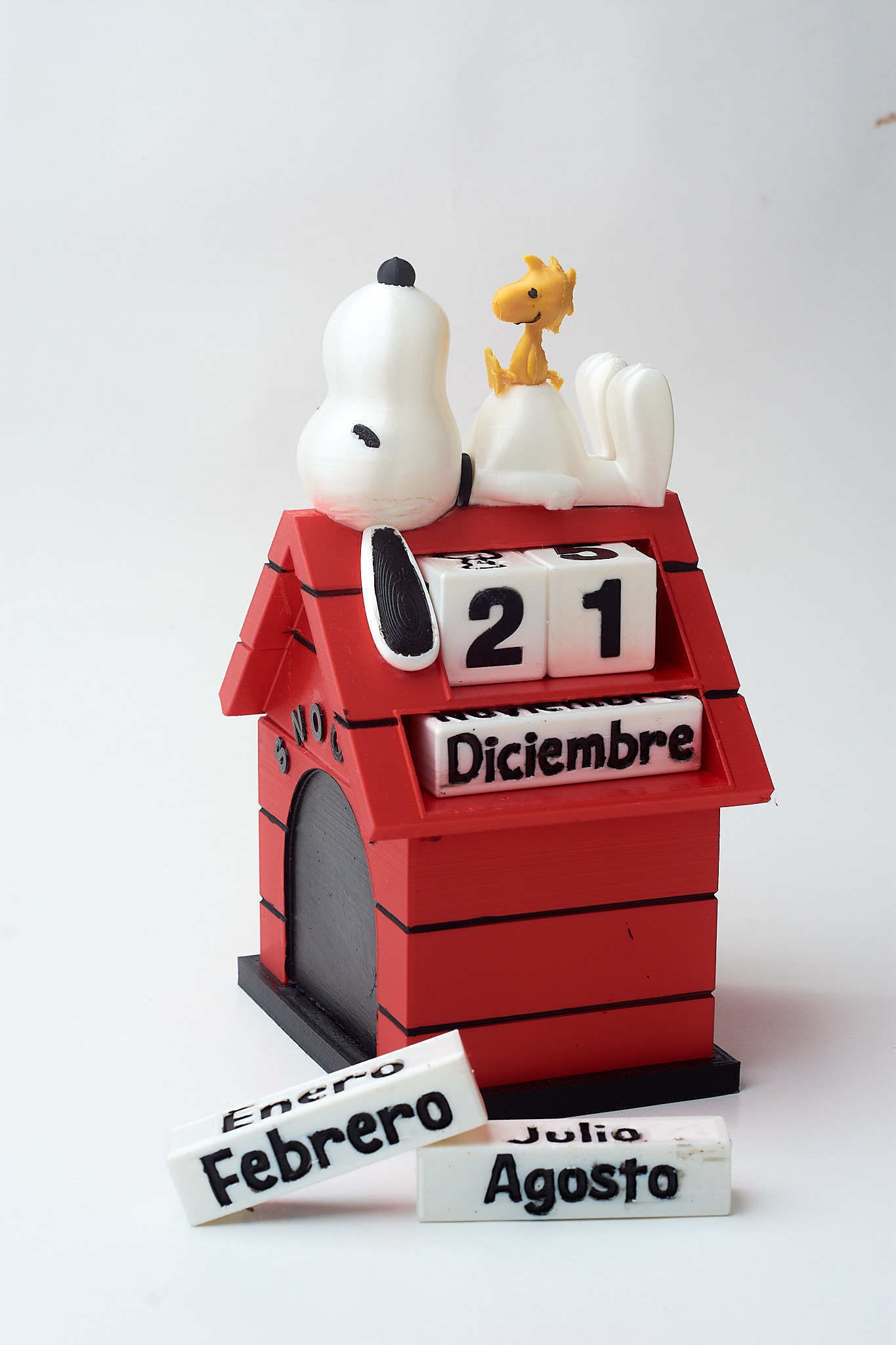 Snoopy and Woodstock Perpetual Desk Calendar 3D model 3D printable ...