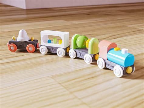 Toy Train free VR / AR / low-poly 3D model | CGTrader