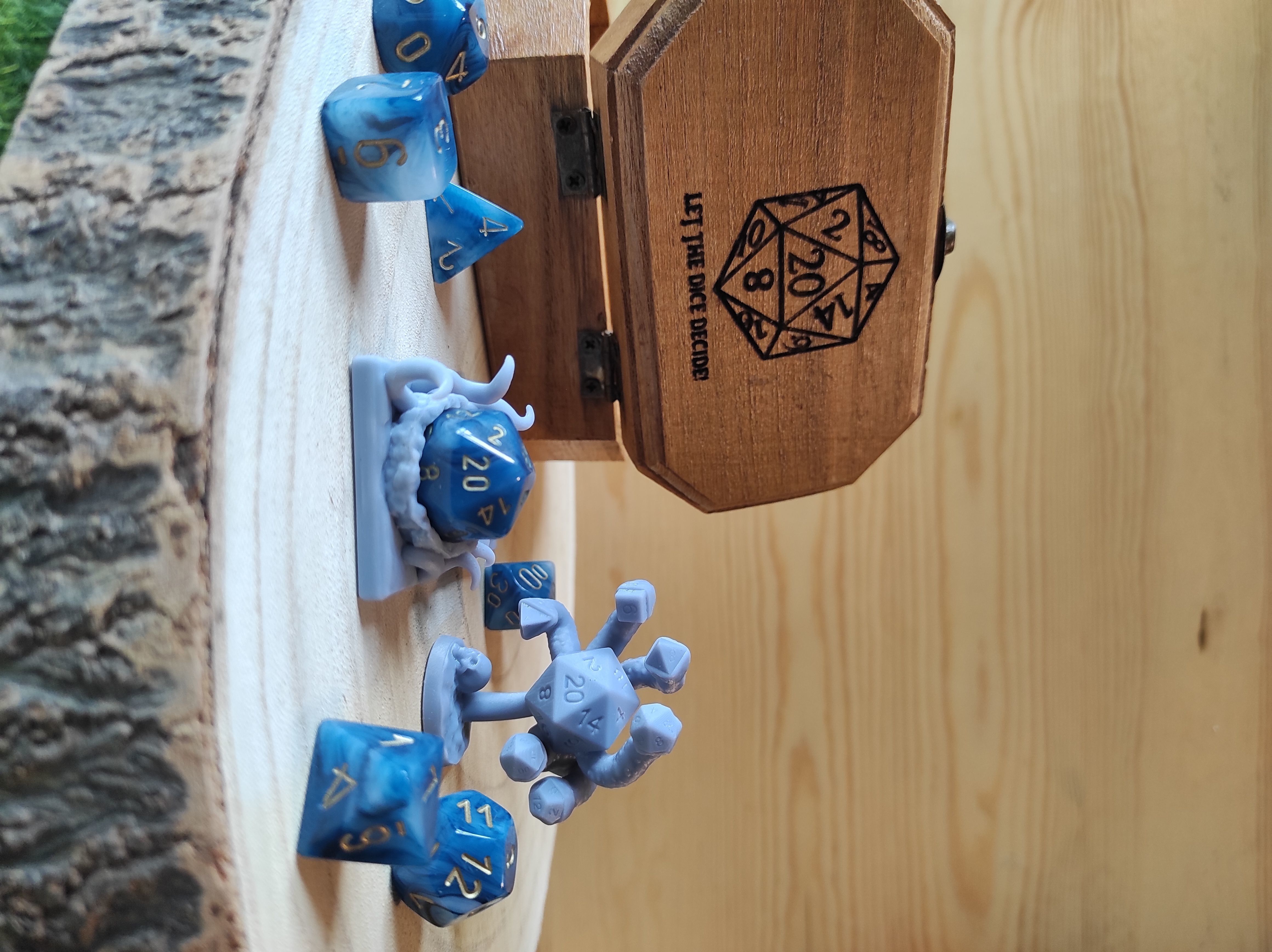 Dice Keepers - D20 Beholder miniature and polyhedral dice stand 3D ...